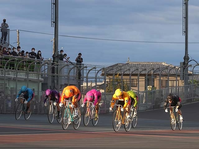 【蒲生氏郷杯王座競輪結果】山田久徳が捲った三谷竜生を差して優勝 人気の浅井康太は落車棄権決勝 競輪ニュース Netkeirin